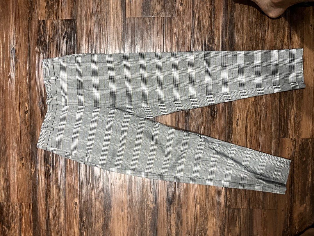 Bershaka Checkered Pants, Men's Fashion, Bottoms, Trousers on Carousell