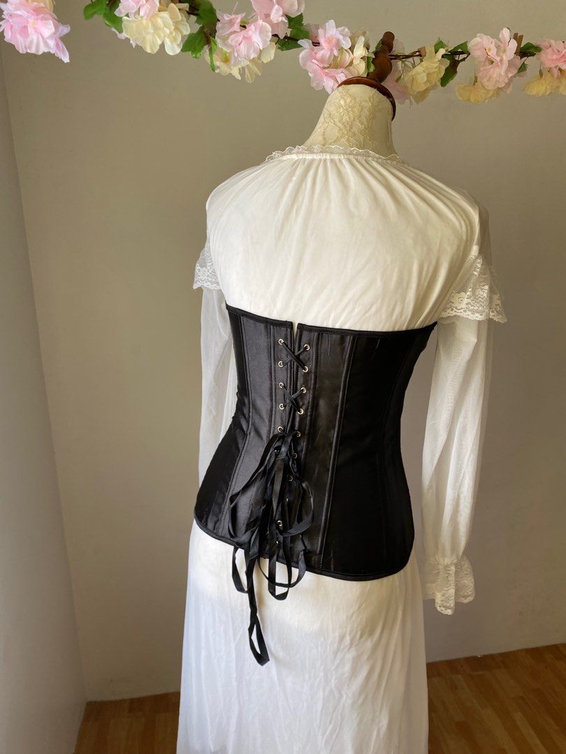 Black leopard hourglass corset, lace up back on Carousell