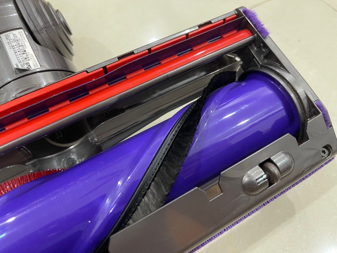 Brand new Dyson Direct Drive carpet roller head, TV & Home Appliances ...