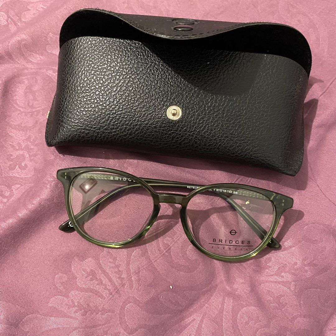 Bridges Frame, Fesyen Wanita, Aksesoris di Carousell