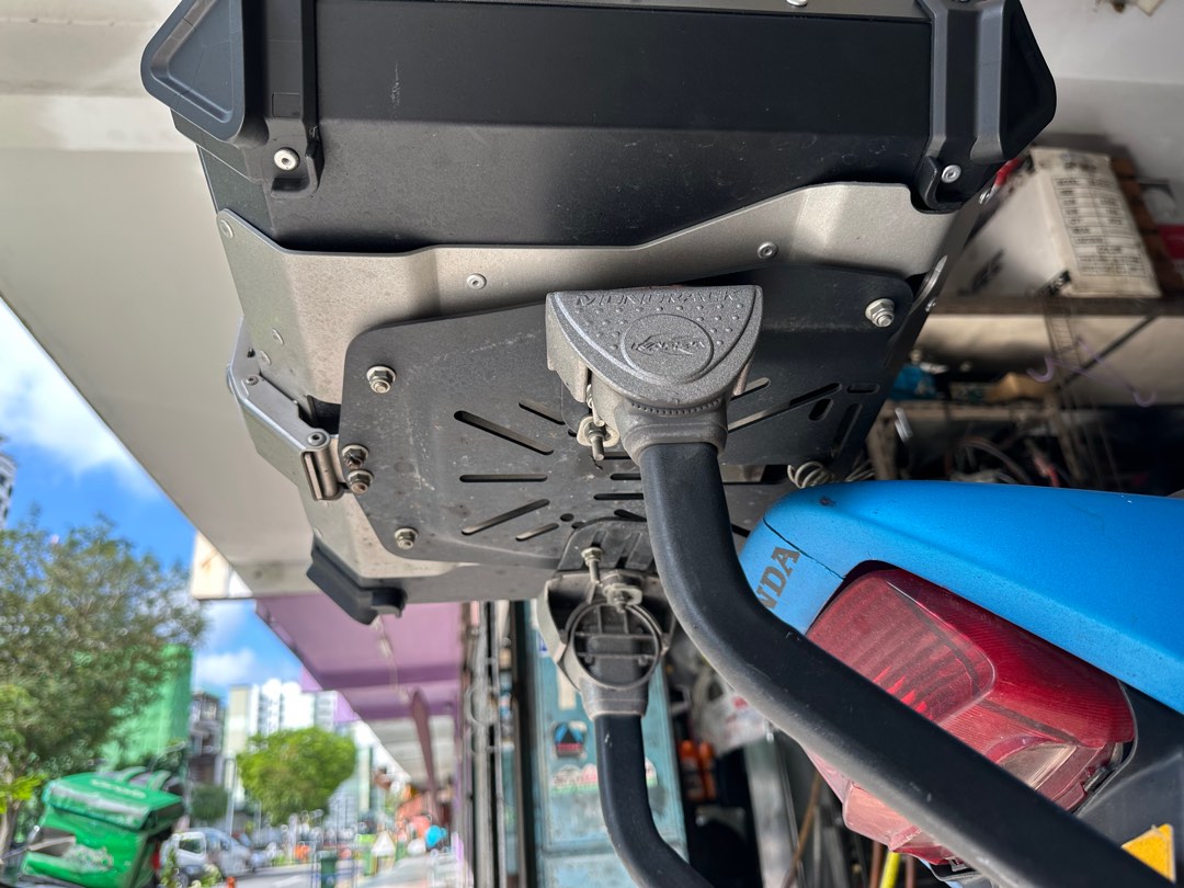 CB400 Super4 Rack, Motorcycles, Motorcycle Accessories on Carousell