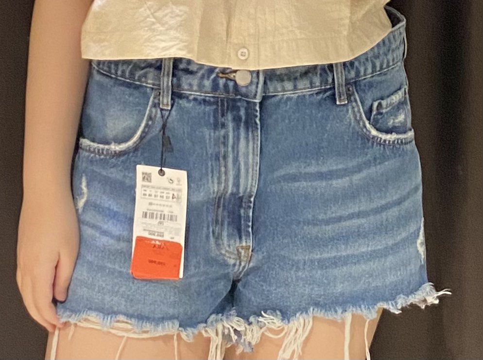 Celana Pendek Zara, Fesyen Wanita, Pakaian Wanita, Bawahan di Carousell