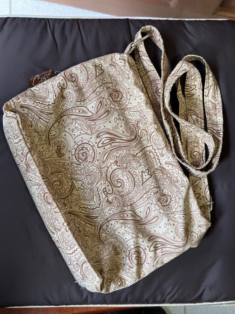 Cose Crossbody Bag, Women's Fashion, Bags & Wallets, Cross-body Bags on ...