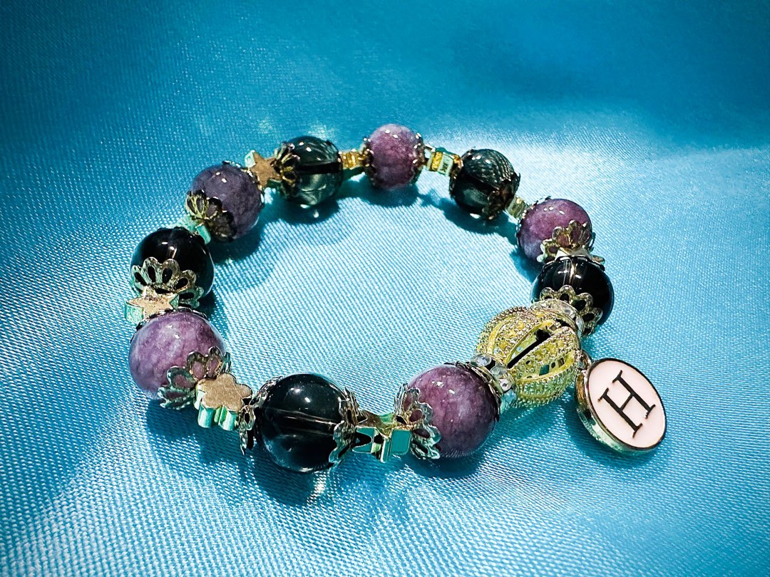 Crystal bracelets, Women's Fashion, Jewelry & Organisers, Bracelets on ...