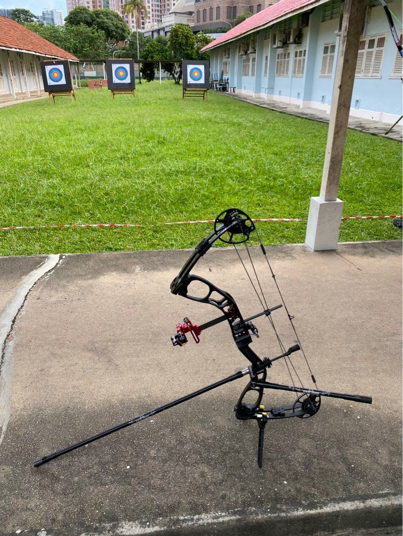 Elite Ember Compound Bow, Sports Equipment, Other Sports Equipment and ...