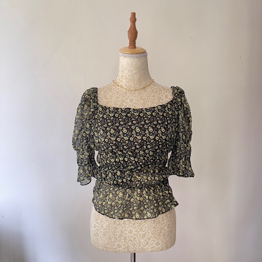 Floral Puffed Top, Women's Fashion, Tops, Blouses on Carousell