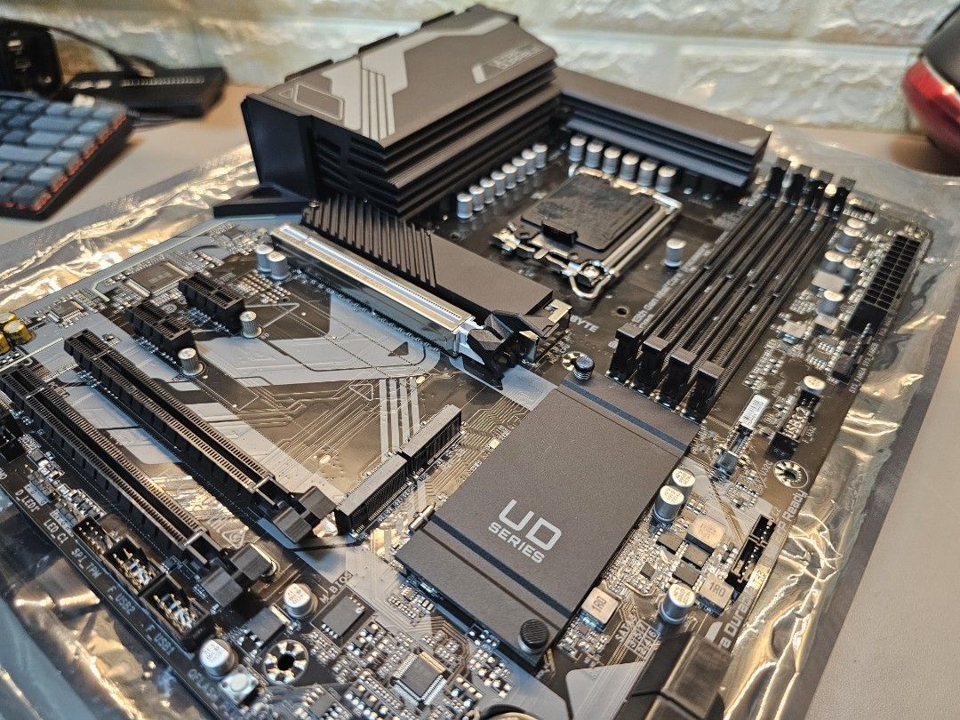 Gigabyte Z790 UD AX DDR5 WIFI 6E LGA 1700 Gaming Motherboard, Computers ...