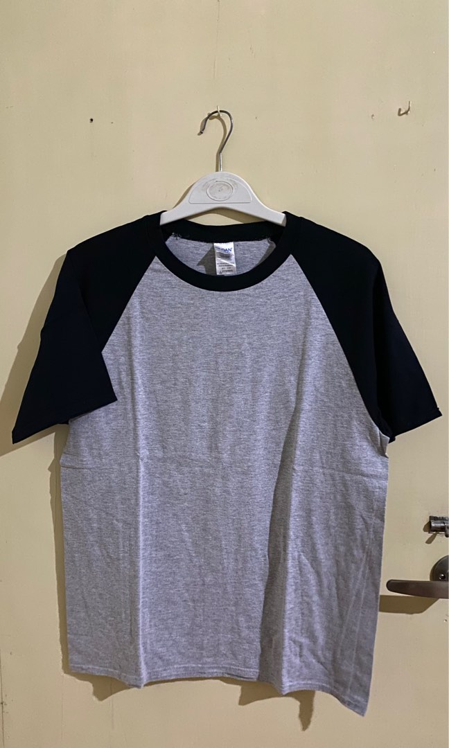 Gildan Raglan Tshirt on Carousell