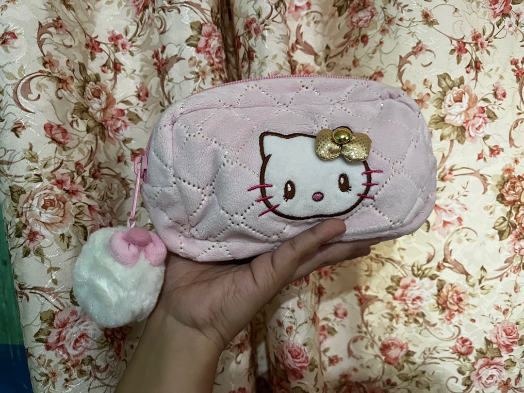 Hello kitty USJ pouch on Carousell