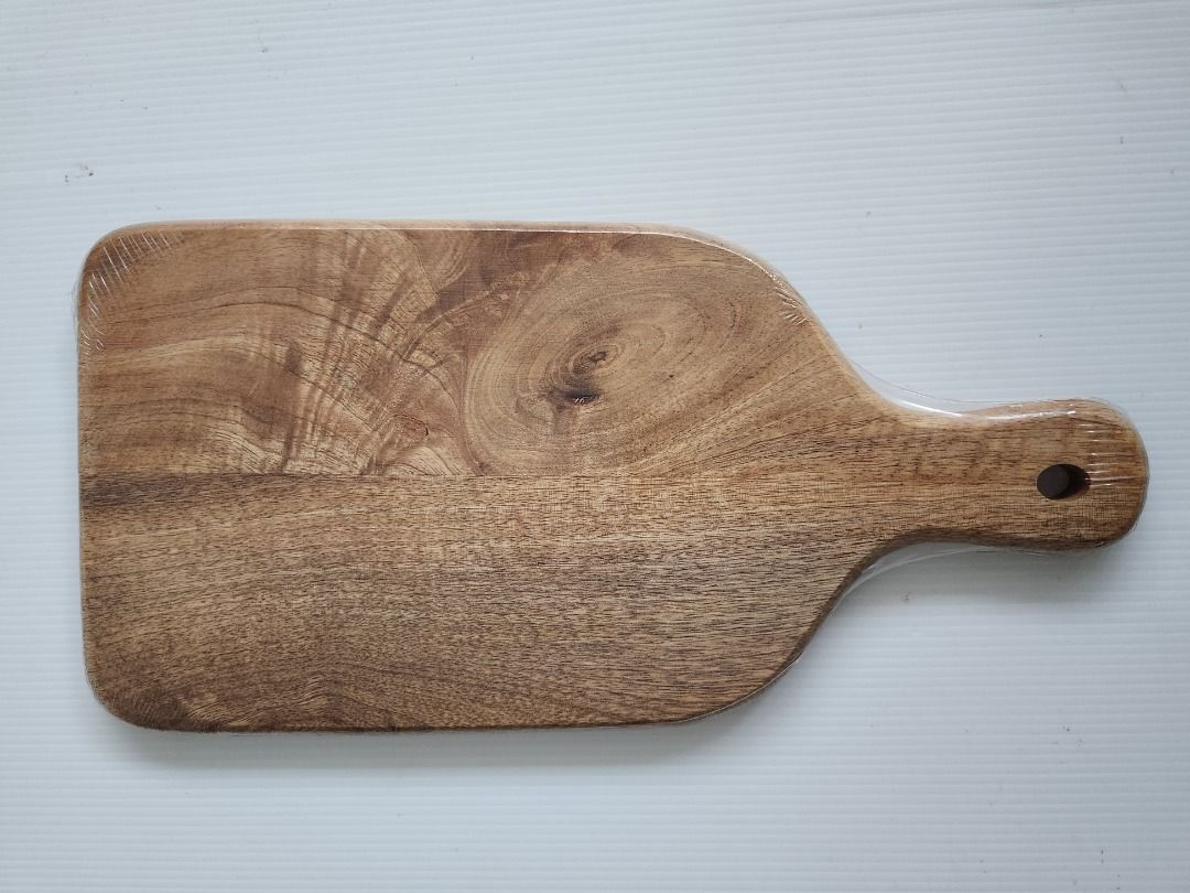 H&M Home - Chopping Board with hole for hanging (Oiled Mango Wood ...