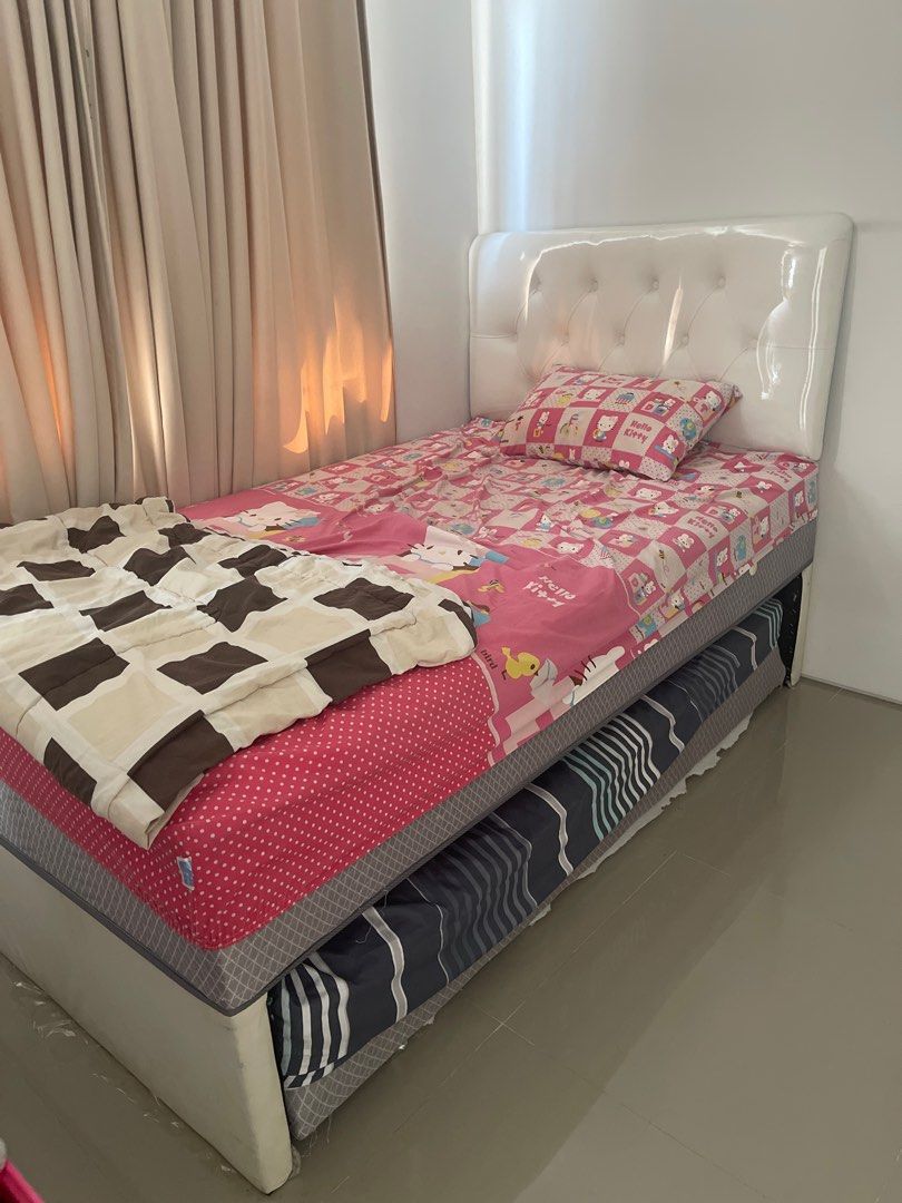 Kasur 2 tingkat, Perabotan Rumah di Carousell