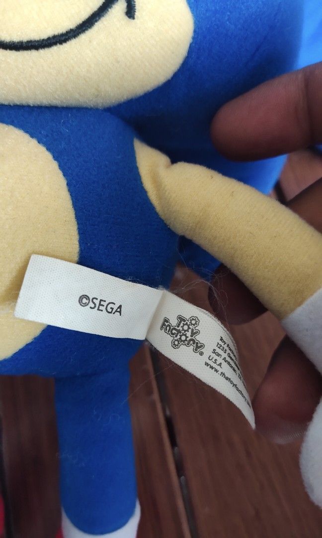 Kaws sesame street (uniqlo) sonic (sega), Hobbies & Toys, Toys & Games ...