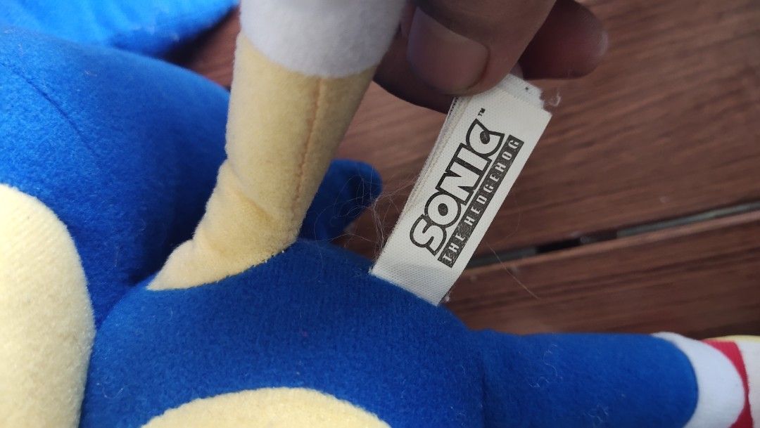 Kaws sesame street (uniqlo) sonic (sega), Hobbies & Toys, Toys & Games ...