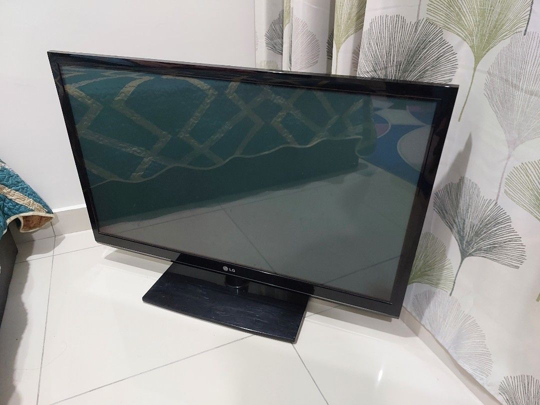 LG TV Plasma 42 inch with HDMI port, TV & Home Appliances, TV ...