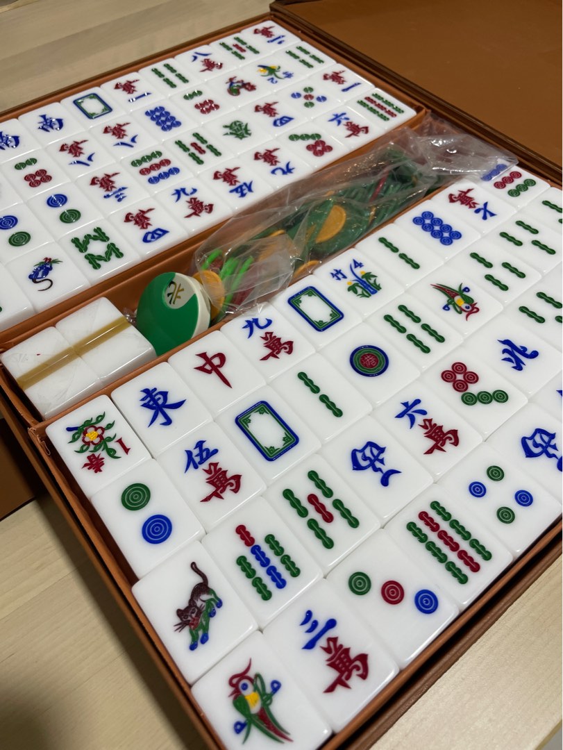 Mahjong set, Hobbies & Toys, Toys & Games on Carousell
