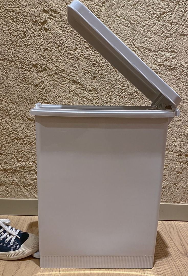MUJI Resin Dust Bin, Furniture & Home Living, Cleaning & Homecare ...