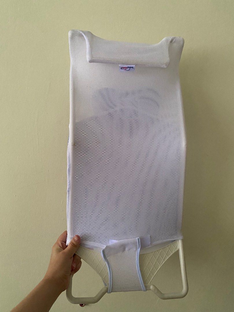 Newborn bath insert, Babies & Kids, Bathing & Changing, Bathtub & Bath Accessories on Carousell