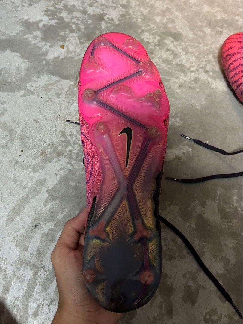 Nike phantom GX pink, Men's Fashion, Footwear, Boots on Carousell