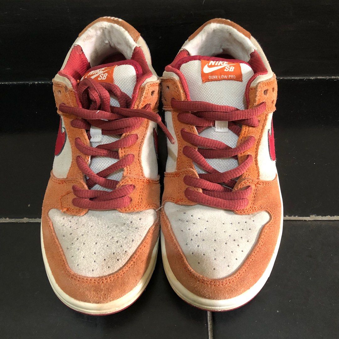 Nike SB dunk dark russet cedar, Fesyen Wanita, Sepatu di Carousell