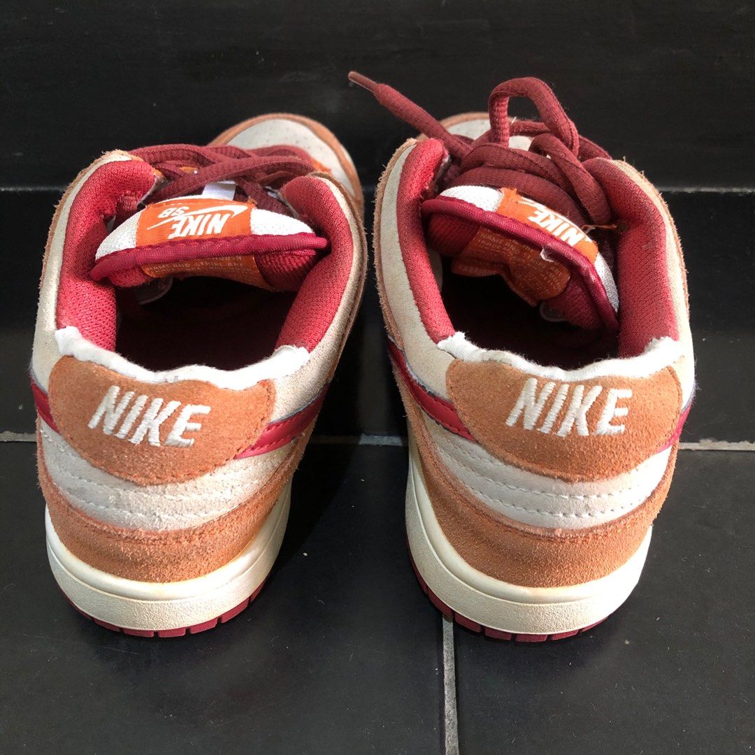 Nike SB dunk dark russet cedar, Fesyen Wanita, Sepatu di Carousell