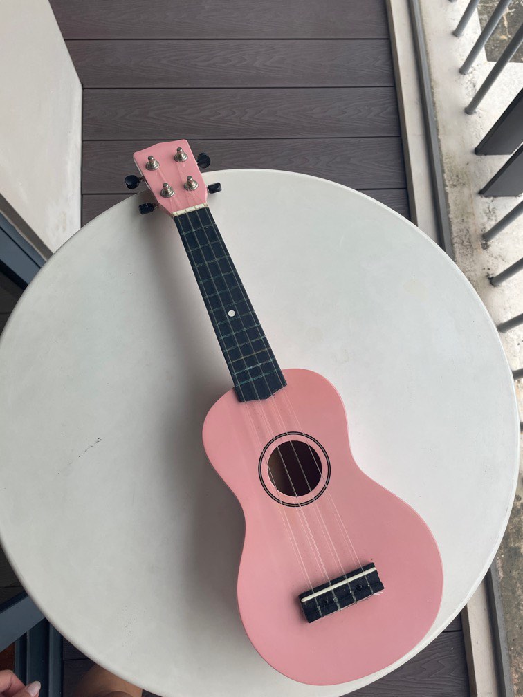 Pale pink ukulele, Hobbies & Toys, Music & Media, Musical Instruments ...