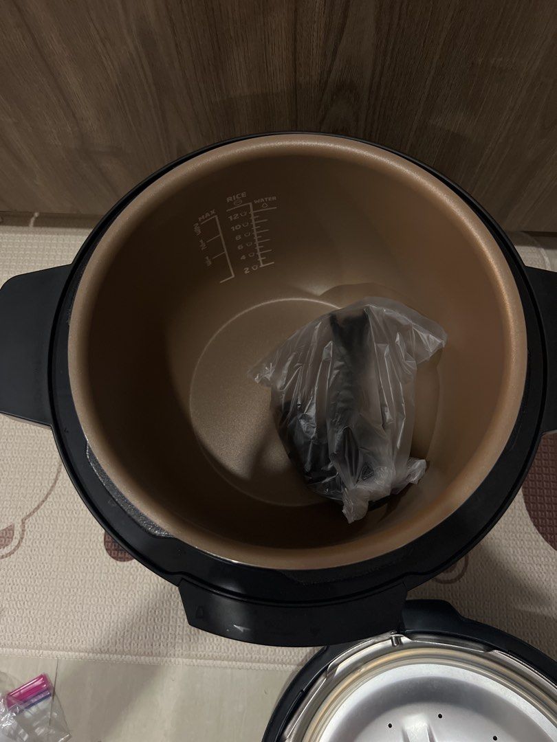 Philips HD2137 Viva Collection All-in-one Pressure Cooker, TV & Home ...