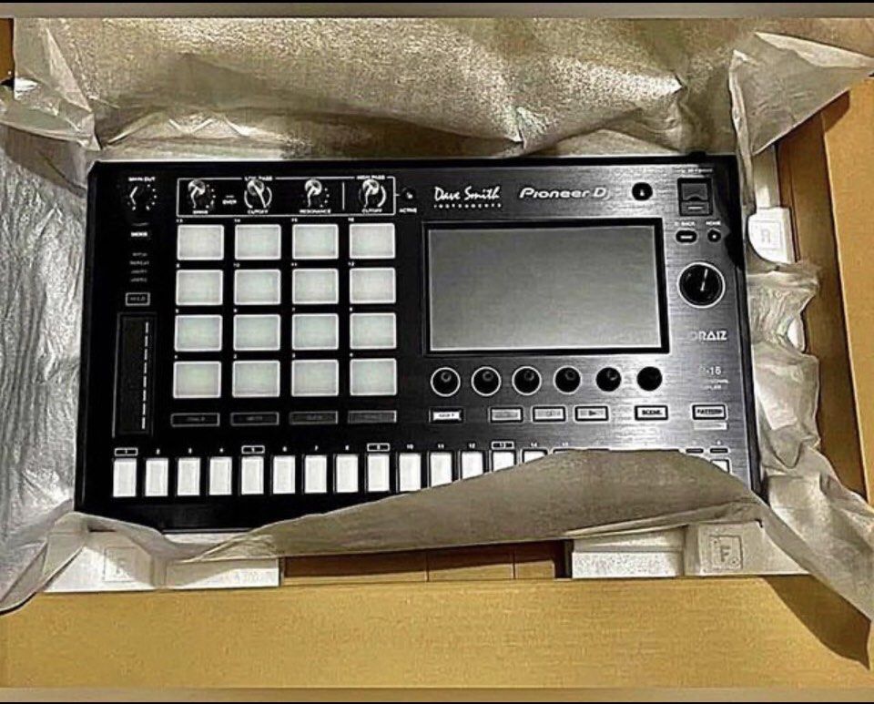 PIONEER DJ TORAIZ SP-16 professional Sampler ₱43,000 on Carousell