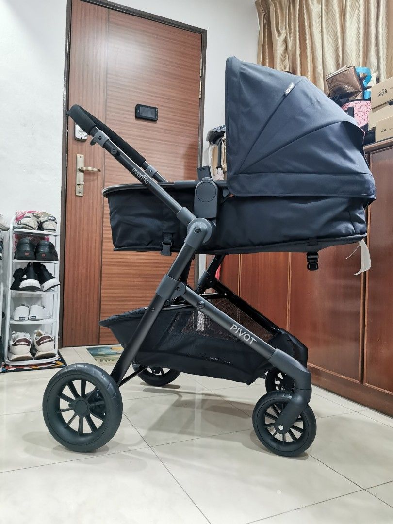 Evenflo Pivot Travel Stroller, Babies & Kids, Going Out, Strollers on ...