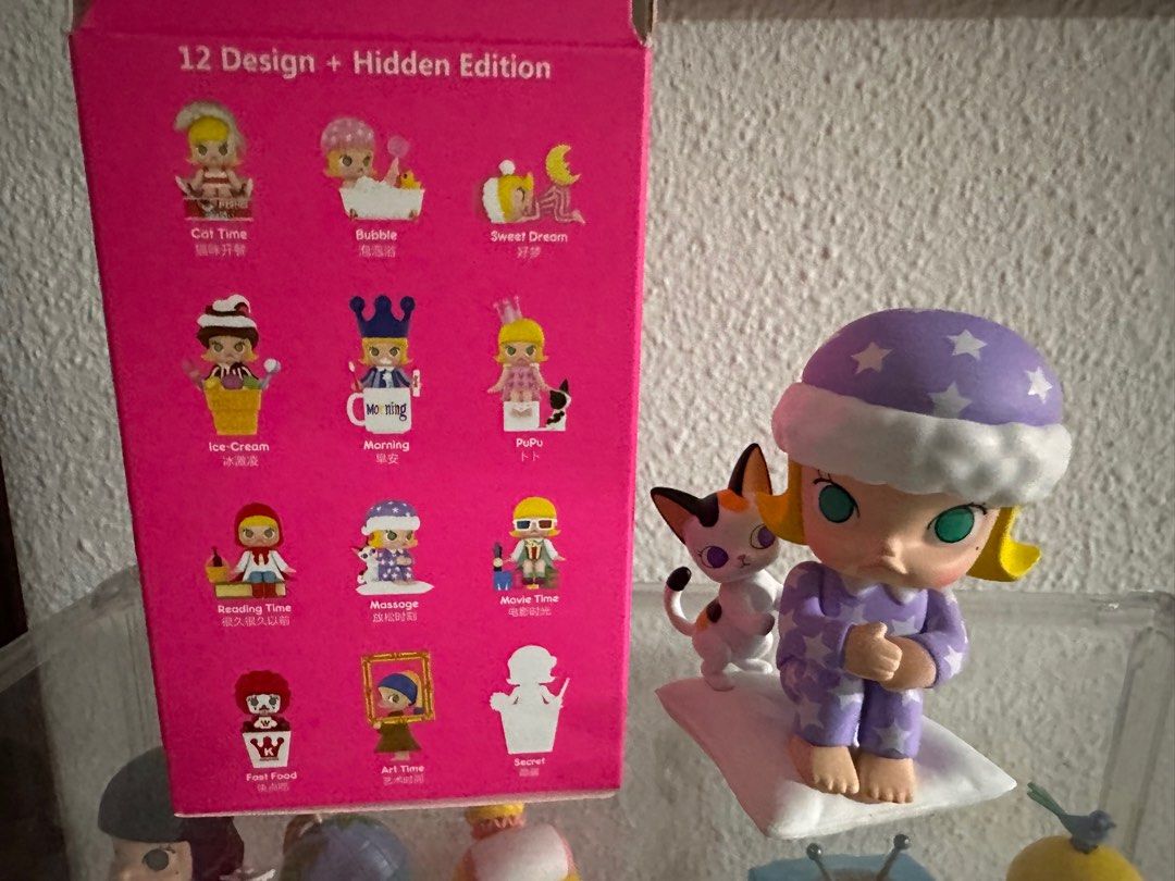Pop Mart Molly One day Of Molly (Massage), Hobbies & Toys, Memorabilia ...