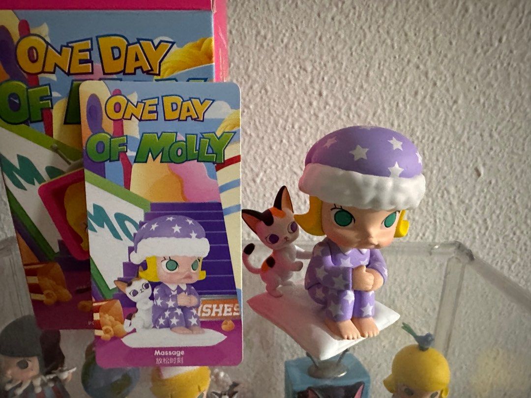 Pop Mart Molly One day Of Molly (Massage), Hobbies & Toys, Memorabilia ...