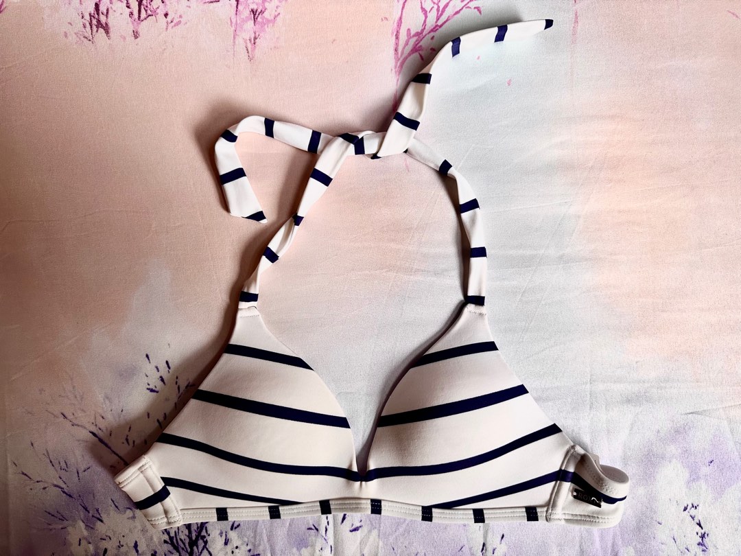 Roxy white and navy blue bikini top on Carousell