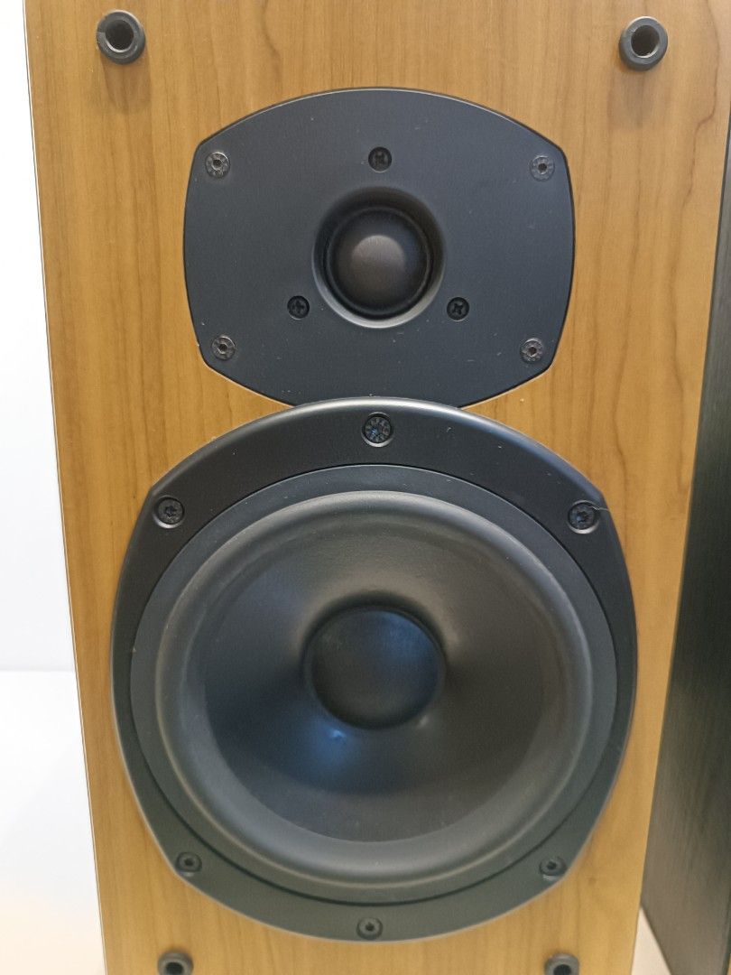 Tannoy mercury m2.5 cherry color bookshelf speakers, Audio, Soundbars, Speakers & Amplifiers on ...