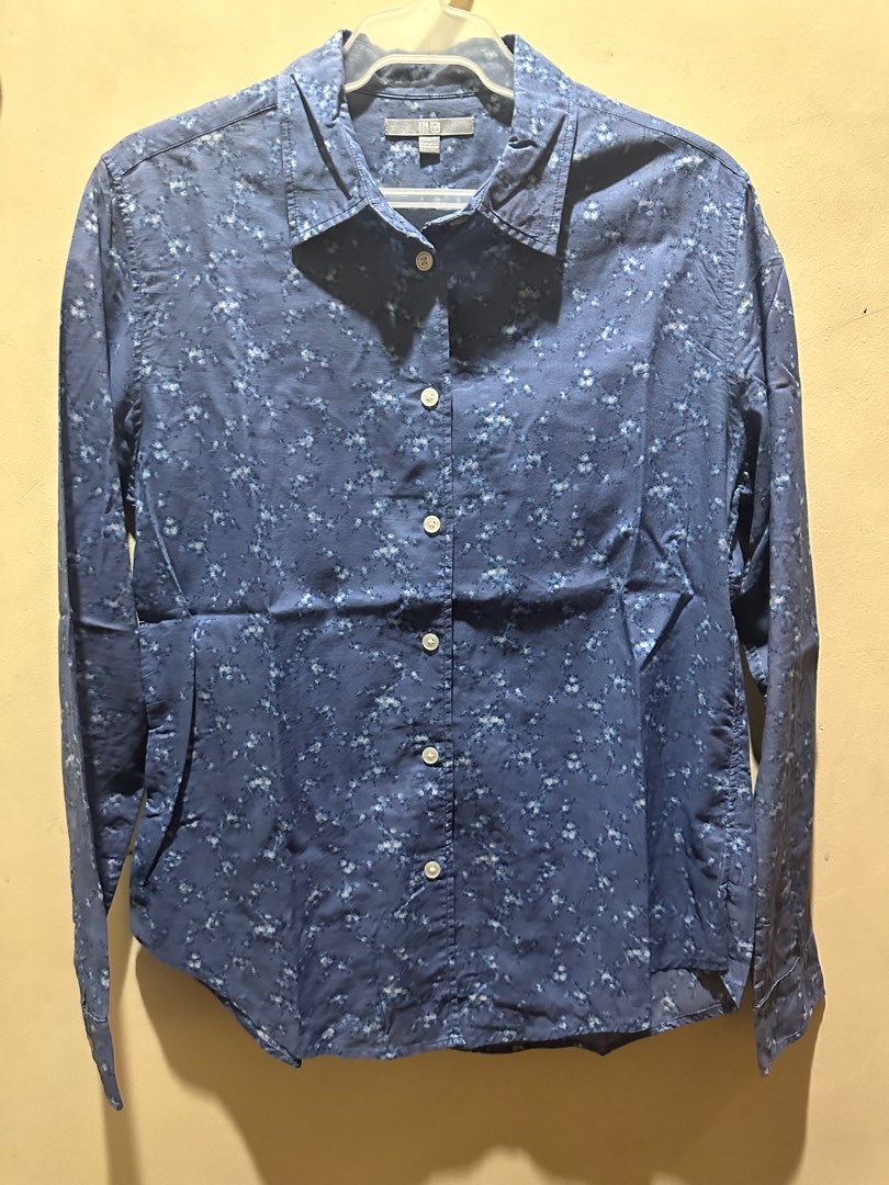 Uniqlo Blue Floral Button-down on Carousell
