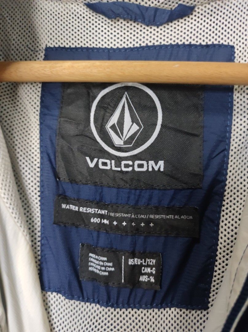 Volcom windbraker jacket on Carousell