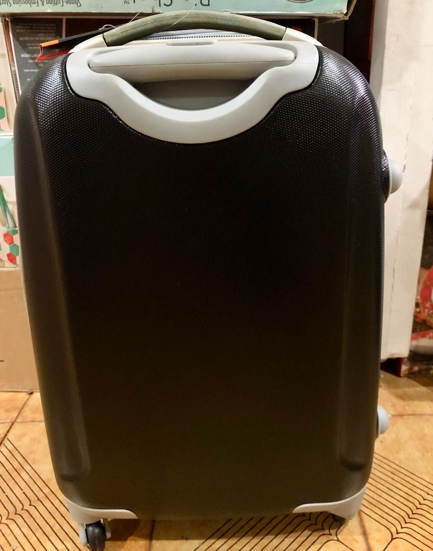 Voyager Luggage 4 Wheel new, Hobbies & Toys, Travel, Luggage on Carousell