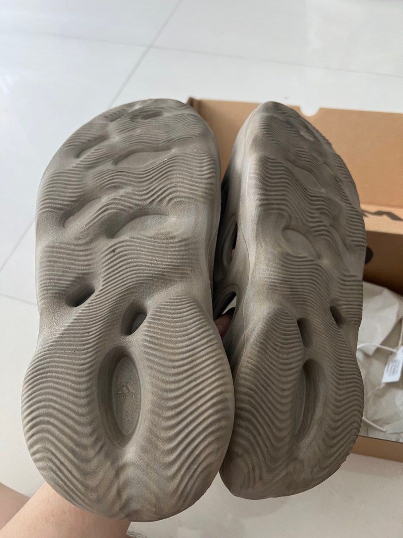 Yeezy Foam Runner Stone Sage, Men's Fashion, Footwear, Sneakers on ...