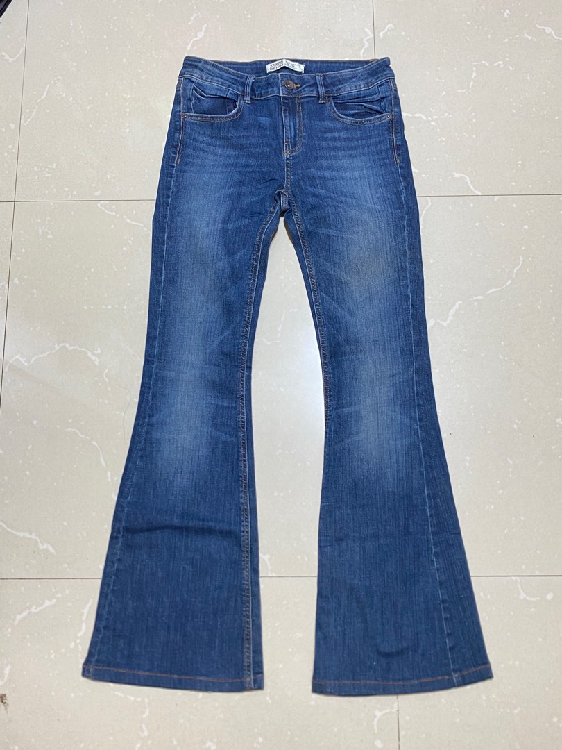 ZARA FLARED JEANS on Carousell