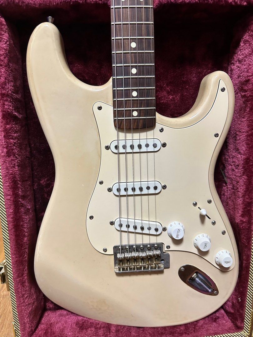 1999 Fender Stratocaster Arctic White MIM, Hobbies & Toys, Music ...