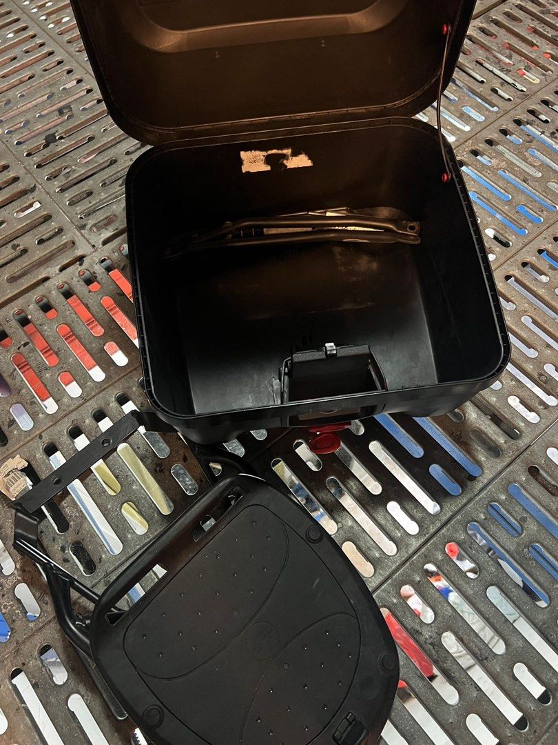 Aerox Box and Rack, Motorcycles, Motorcycle Accessories on Carousell