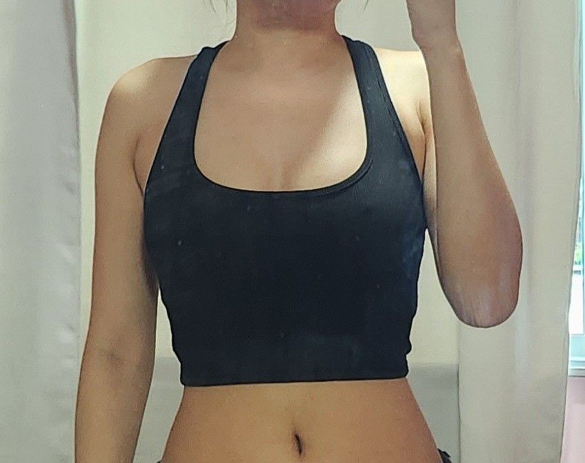 Basic crops, Women's Fashion, Tops, Other Tops on Carousell