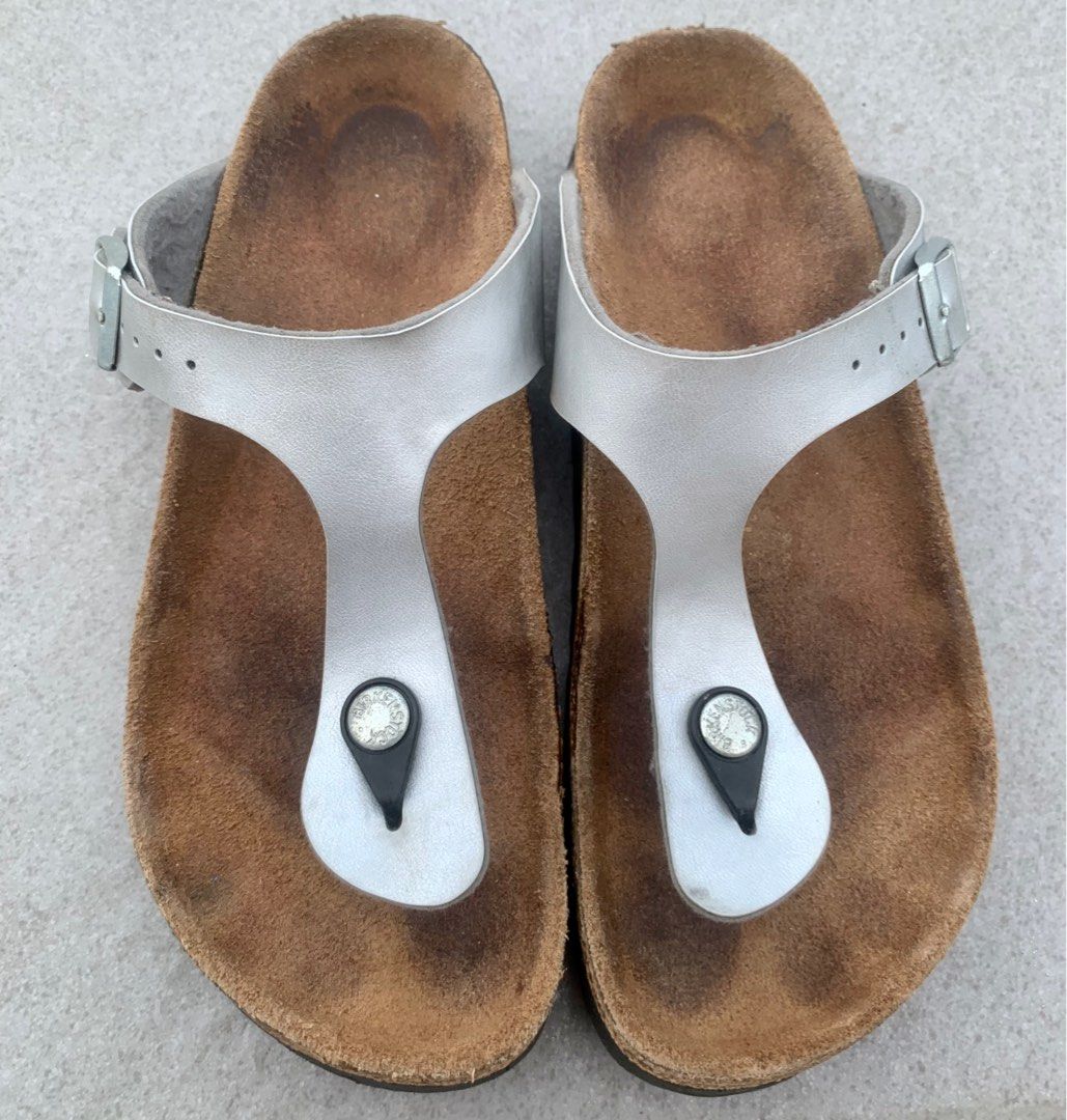 Birkenstock Gizeh Silver, Women's Fashion, Footwear, Sandals on Carousell
