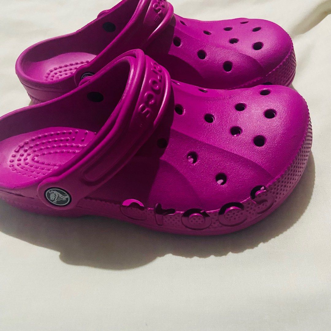 Crocs Size 5, Women's Fashion, Footwear, Slippers and slides on Carousell