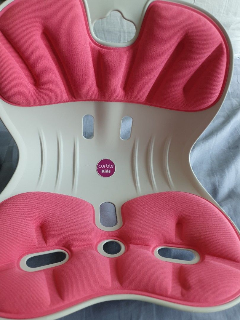Curble (kids seat support for better posture), Health & Nutrition ...
