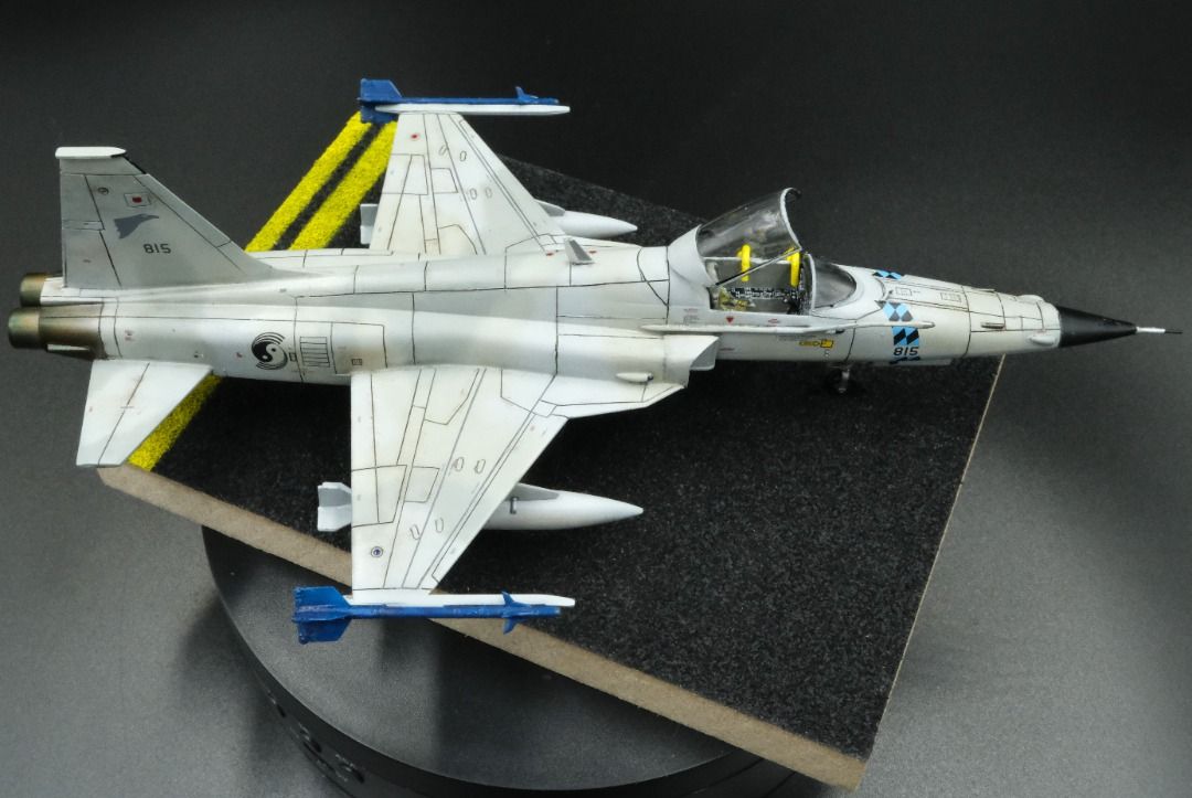 Custom Build - 1/72 Northrop F-5E Tiger II, aircraft 815 of RSAF 141 Sqn 'Merlin', Paya Lebar ...