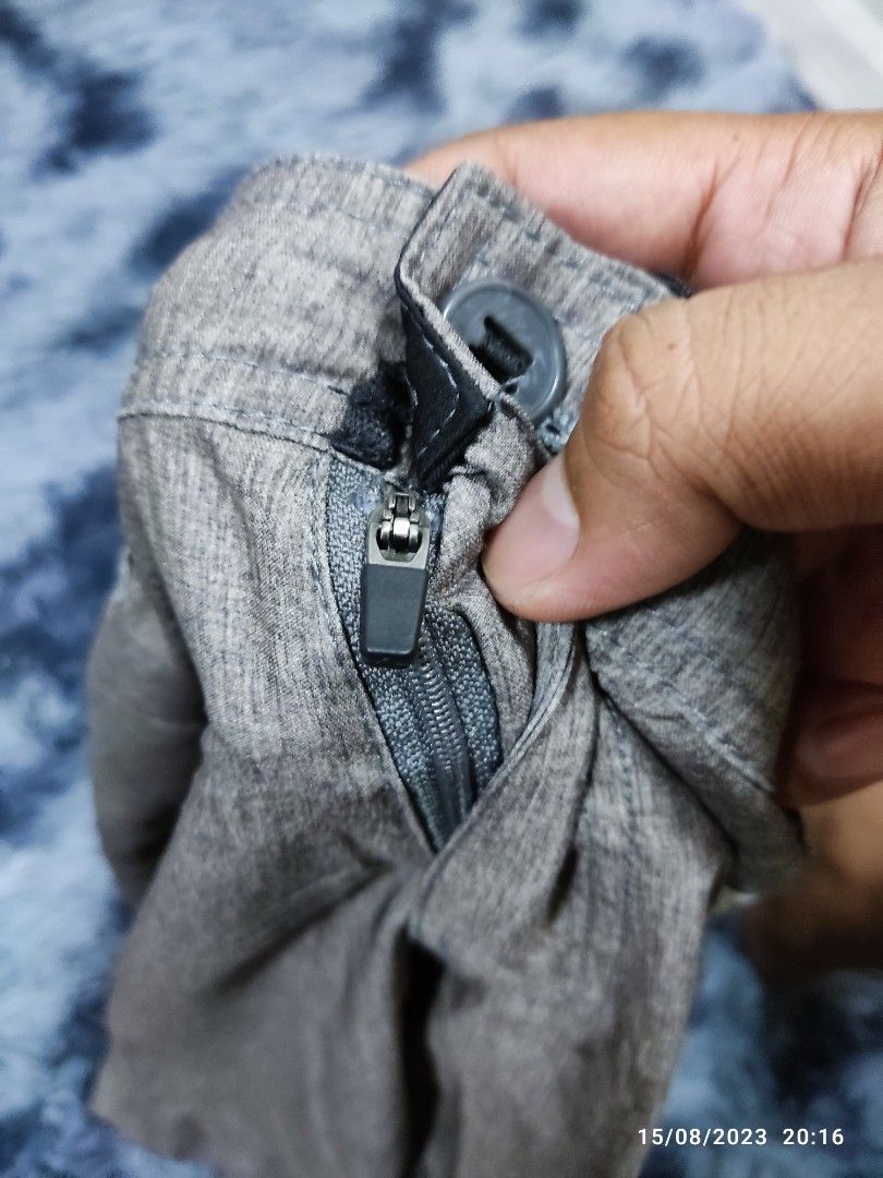 Dahui hybrid boardshorts 32 on Carousell