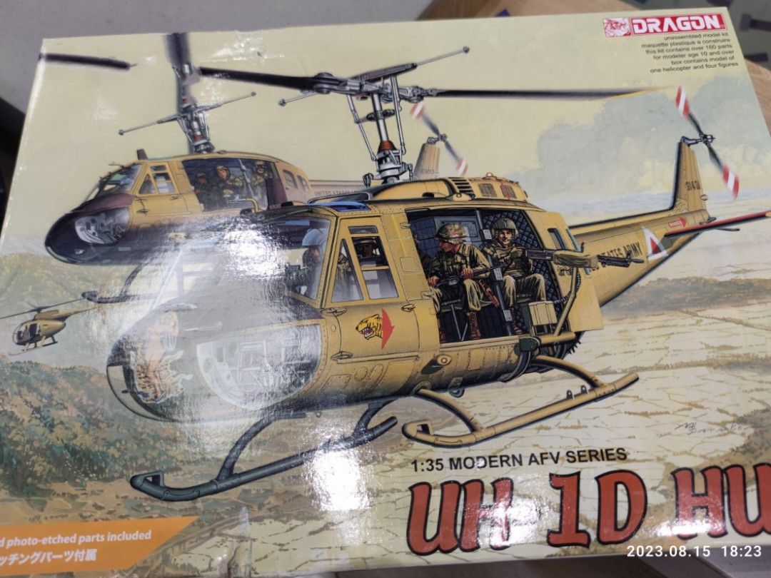Dragon 3538 1/35 Scale Bell UH-1D Huey Model Kit, 興趣及遊戲, 玩具 & 遊戲類 ...