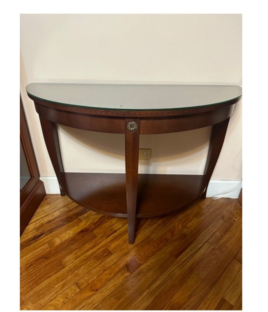 Ethan Allen Display Console Table on Carousell