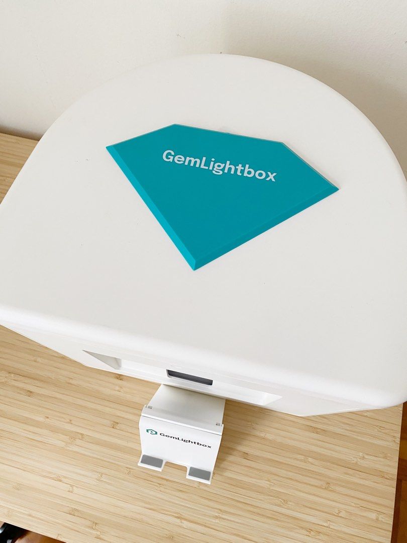 GemLightbox Pro, Mobile Phones & Gadgets, Other Gadgets on Carousell
