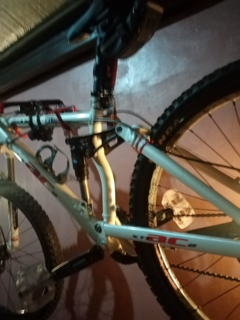 GIANT XCT, Sports Equipment, Bicycles & Parts, Bicycles on Carousell