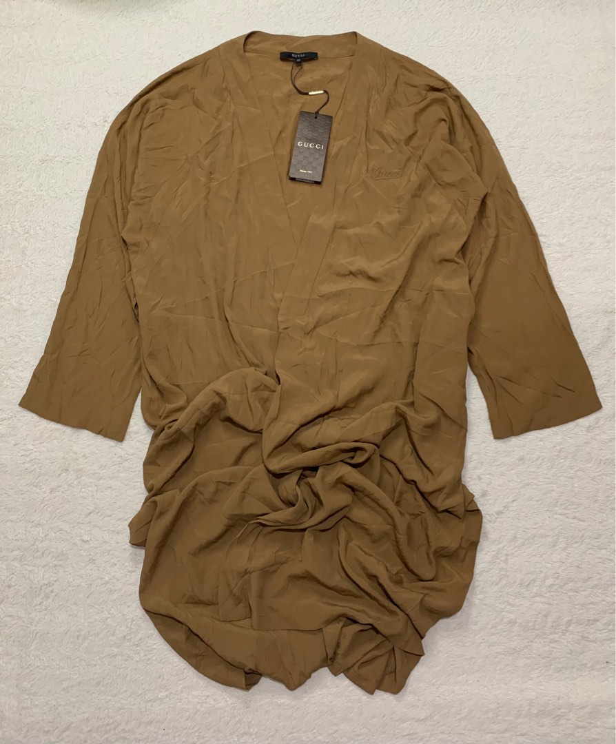 Vintage Gucci Silk Robe - Embroided Chest Logo on Carousell